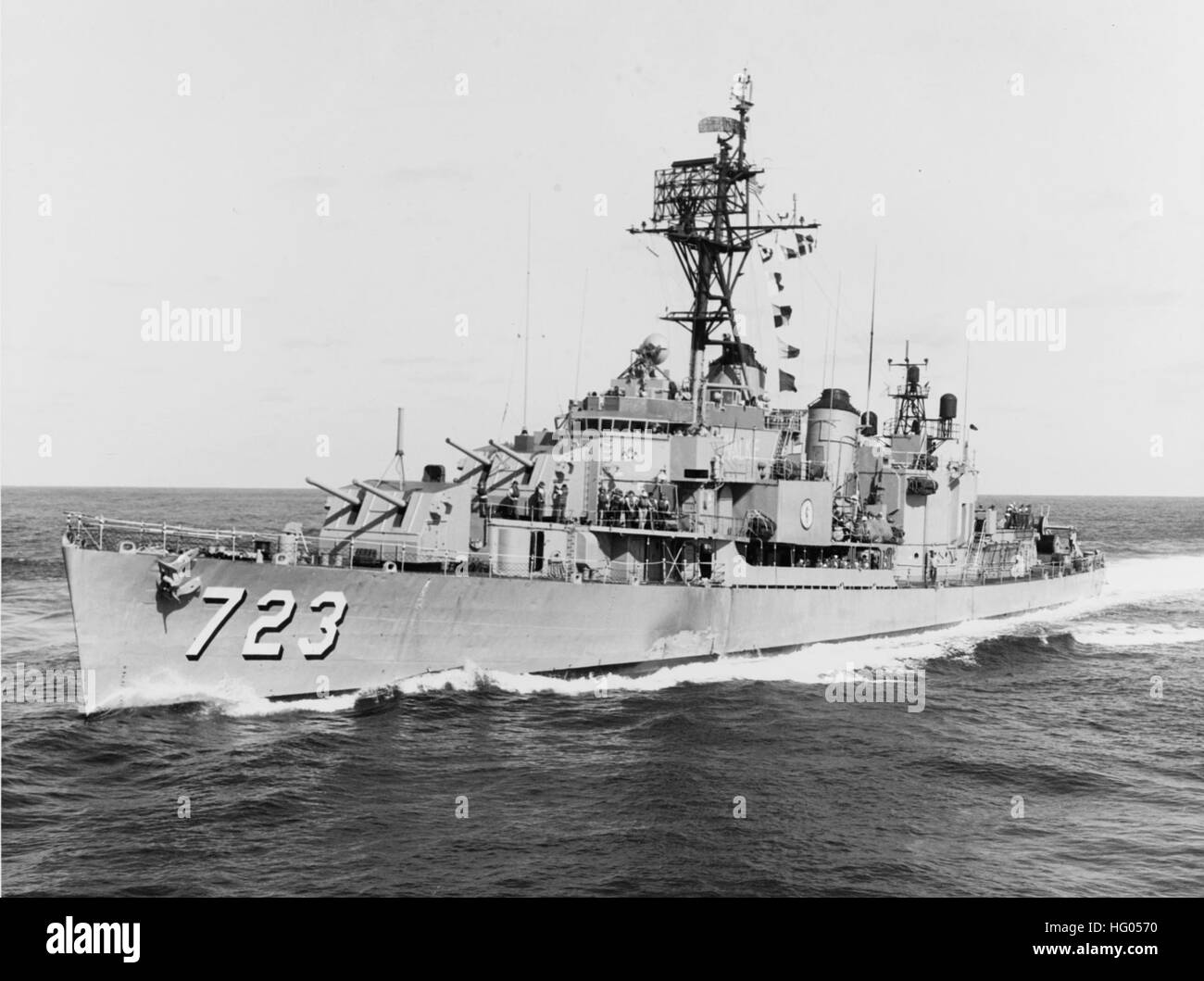 USS Walke (DD-723) underway in the Western Pacific on 28 September 1967 ...