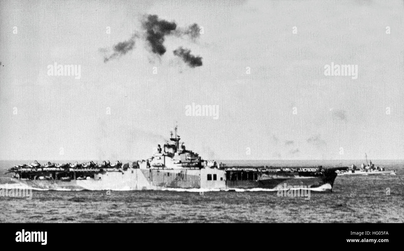 USS Bennington (CV-20) underway at sea in 1945 Stock Photo - Alamy