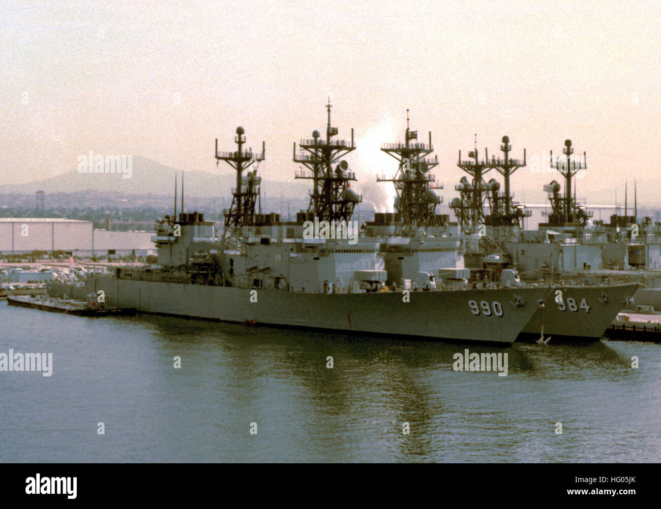 USS Ingersoll (DD-990) and USS Leftwich (DD-984) at Pearl Harbor on 1 ...
