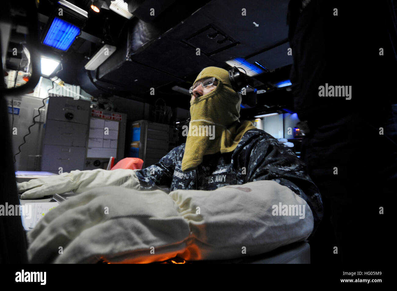 Operator console in military hi-res stock photography and images - Alamy