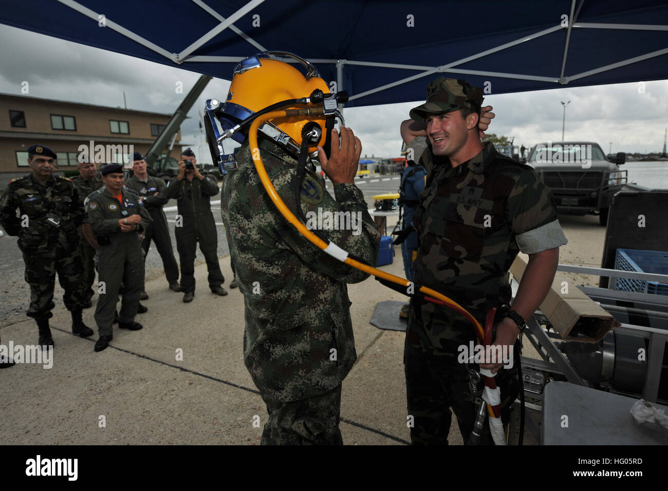Mk 21 diving helmet hi-res stock photography and images - Alamy