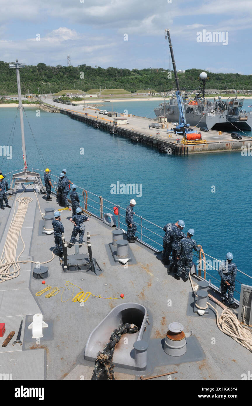 Army pier hi-res stock photography and images - Alamy
