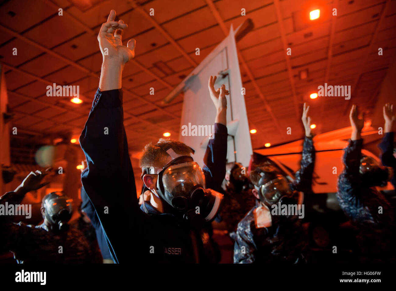 111207-N-DR144-254 PACIFIC OCEAN (Dec. 7, 2011) Aviation Maintenance ...