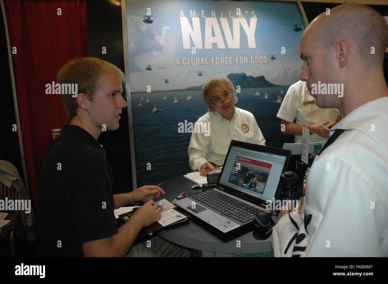 Petty officer 1st class matthew hi-res stock photography and images - Alamy