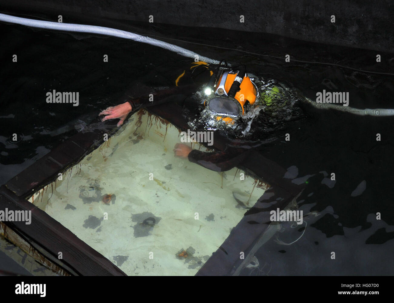 Cofferdam operation hi-res stock photography and images - Alamy