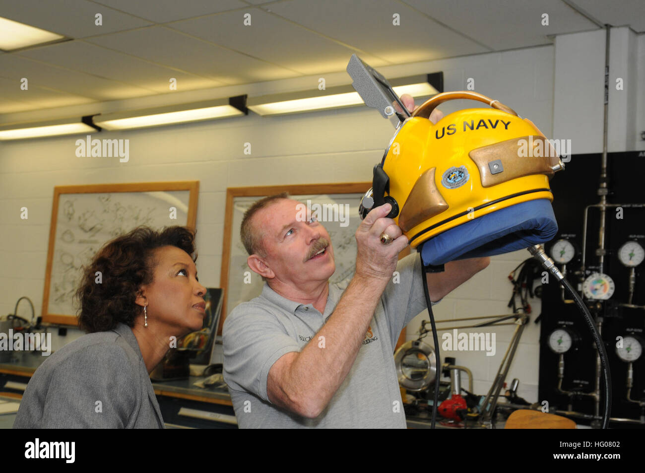 Mk 21 diving helmet hi-res stock photography and images - Alamy