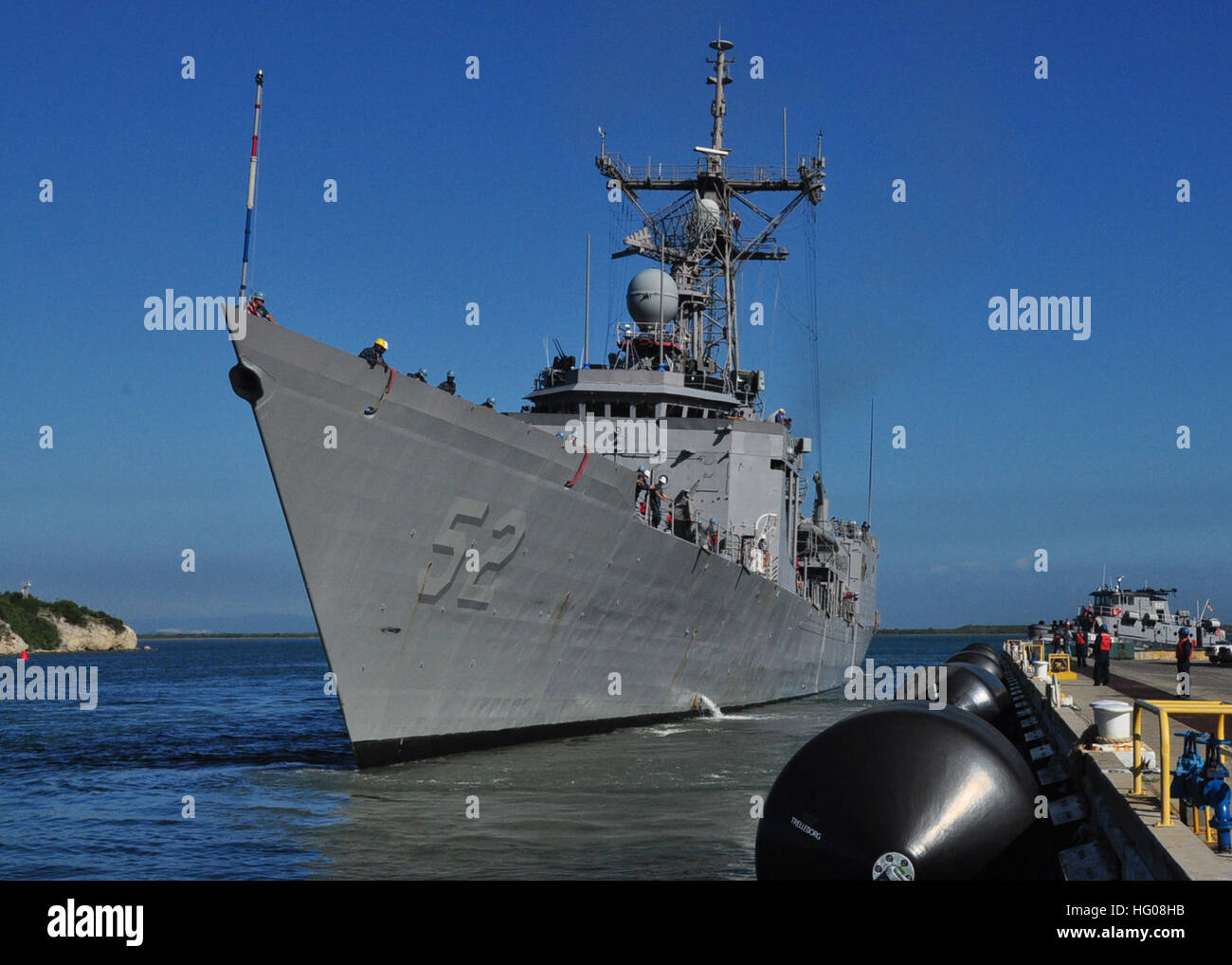Guided missile frigate uss carr ffg 52 hi-res stock photography and ...