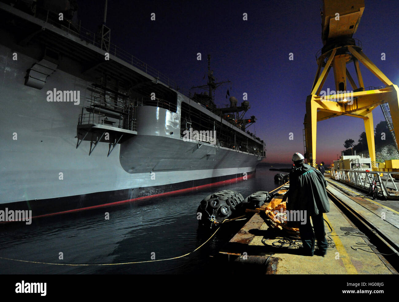 Uss mount whitney crew hi-res stock photography and images - Alamy