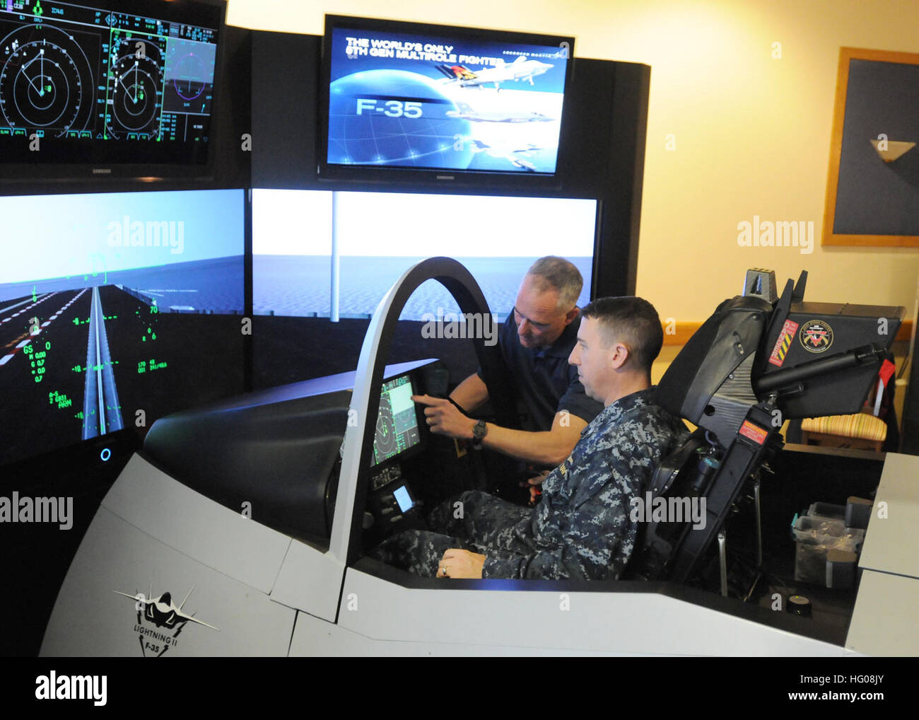 F 35 cockpit hi-res stock photography and images - Alamy