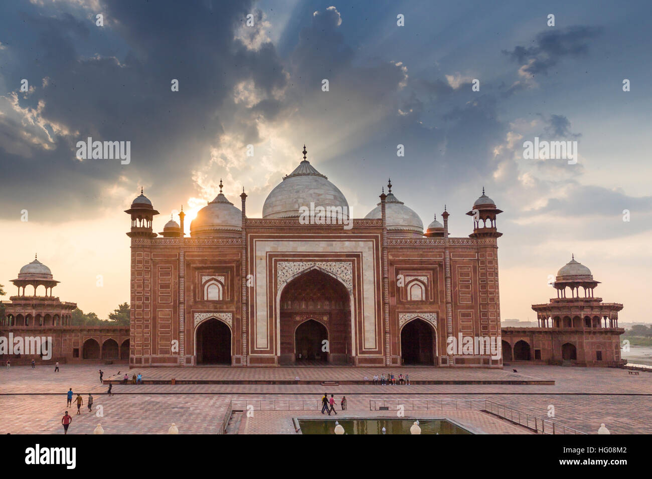 The mosque near the mausoleum of taj mahal in india hi-res stock ...