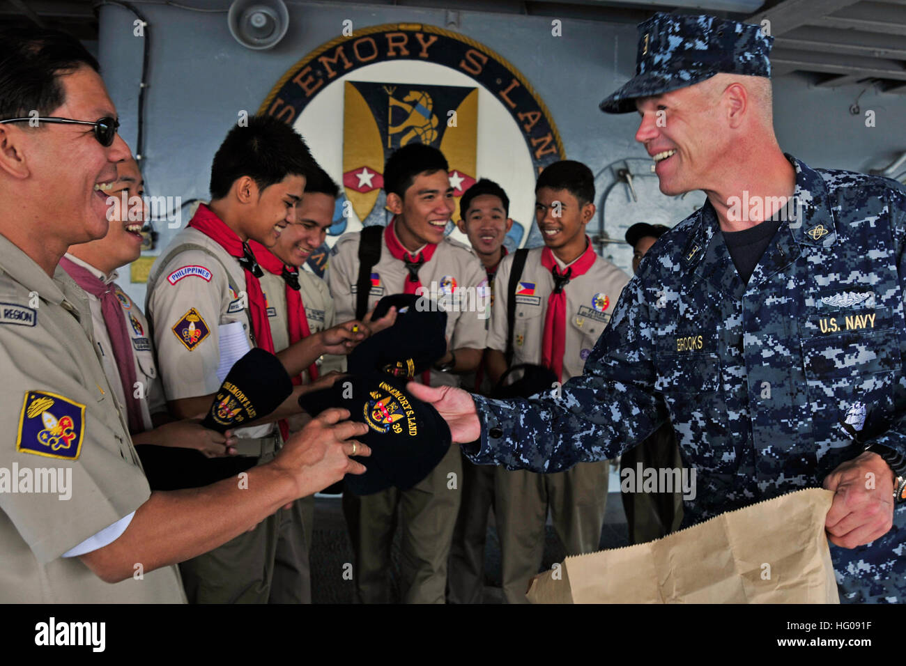 111114-N-WG146-019 SUBIC BAY, Philippines (Nov. 14, 2011) Chief Warrant ...