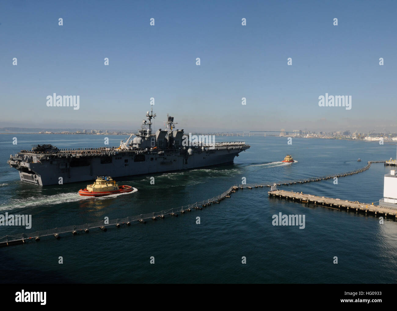 The amphibious assault ship USS Makin Island (LHD 8) departs Naval Base ...