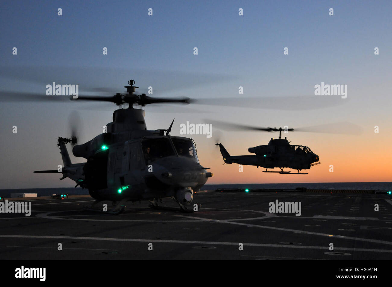 40 helicopter deployment hi-res stock photography and images - Alamy