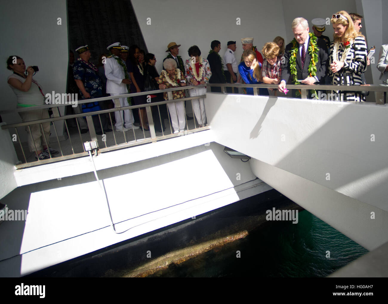 Secretary navy ray mabus wife hi-res stock photography and images - Alamy