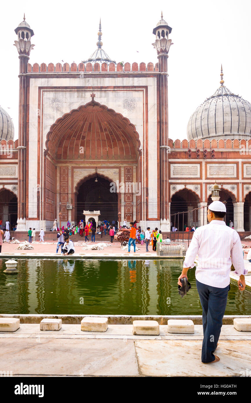 Faithful and tourists in the big Indian Mosque. Old Delhi, Delhi. India ...