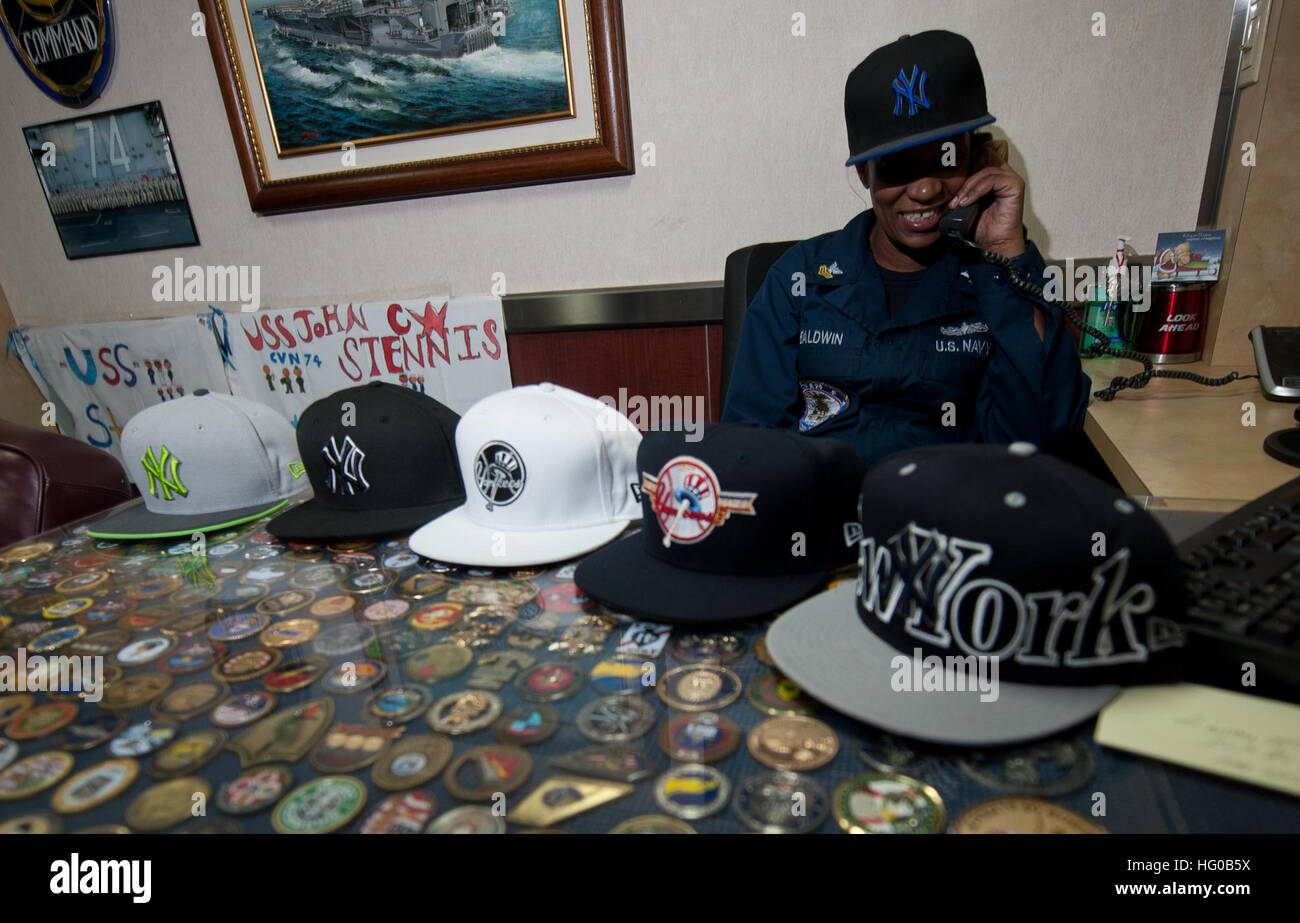 U s navy legalman 1st class hi-res stock photography and images - Alamy