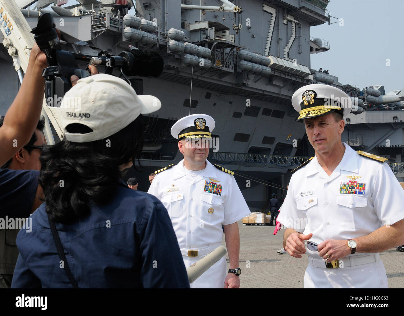 Rear adm mike shoemaker commander hi-res stock photography and images ...