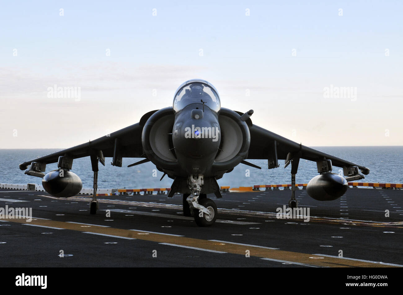 Amphibious_ops hi-res stock photography and images - Alamy