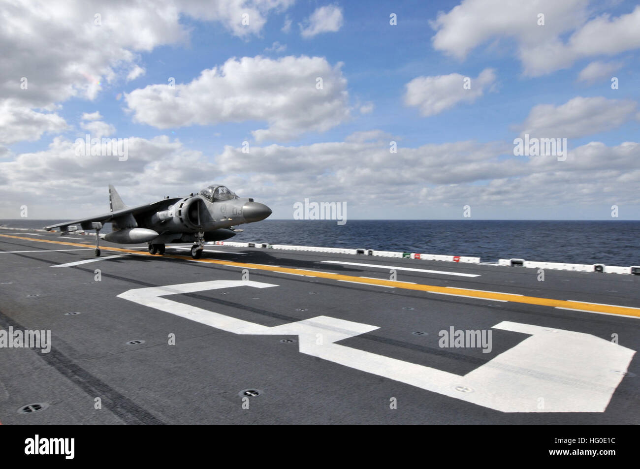 Harrier take off ship hi-res stock photography and images - Alamy