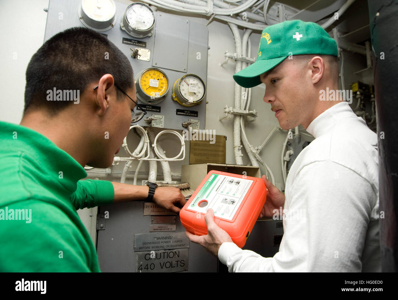 Uss abraham lincoln zone inspection hi-res stock photography and images ...