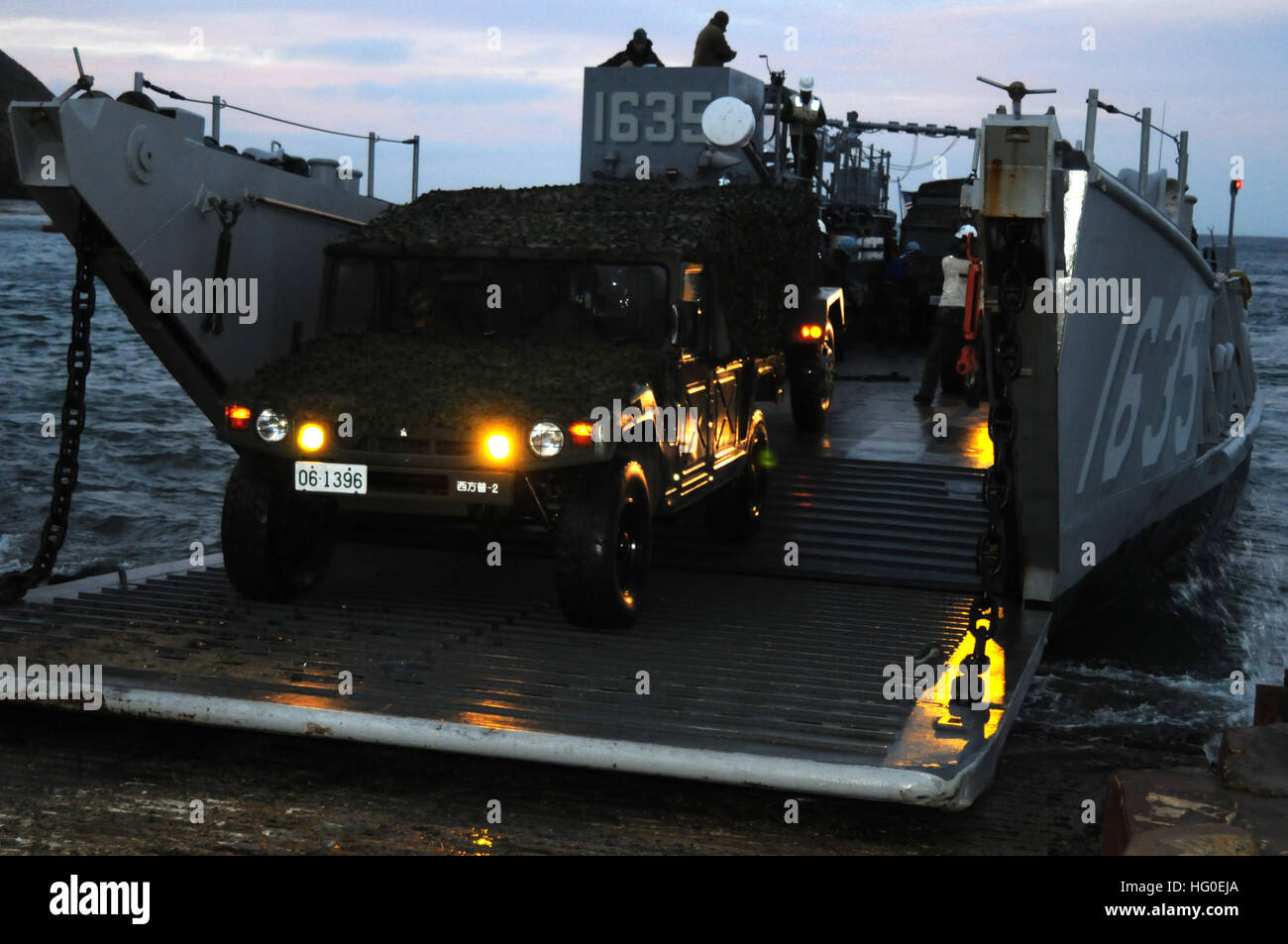 Calif landing craft utility lcu hi-res stock photography and images - Alamy