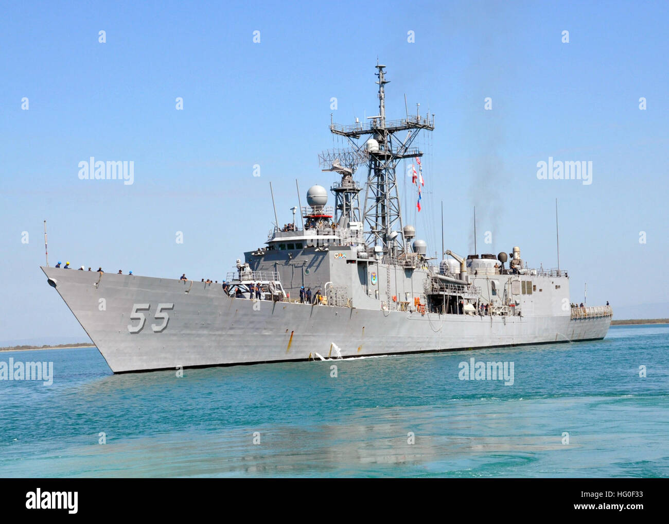 The Oliver Hazard Perry-class guided-missile frigate USS Elrod visits ...