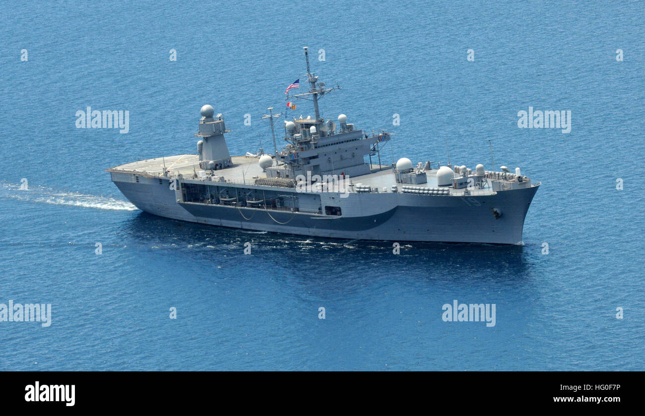 The amphibious command ship USS Blue Ridge transits the South China Sea ...