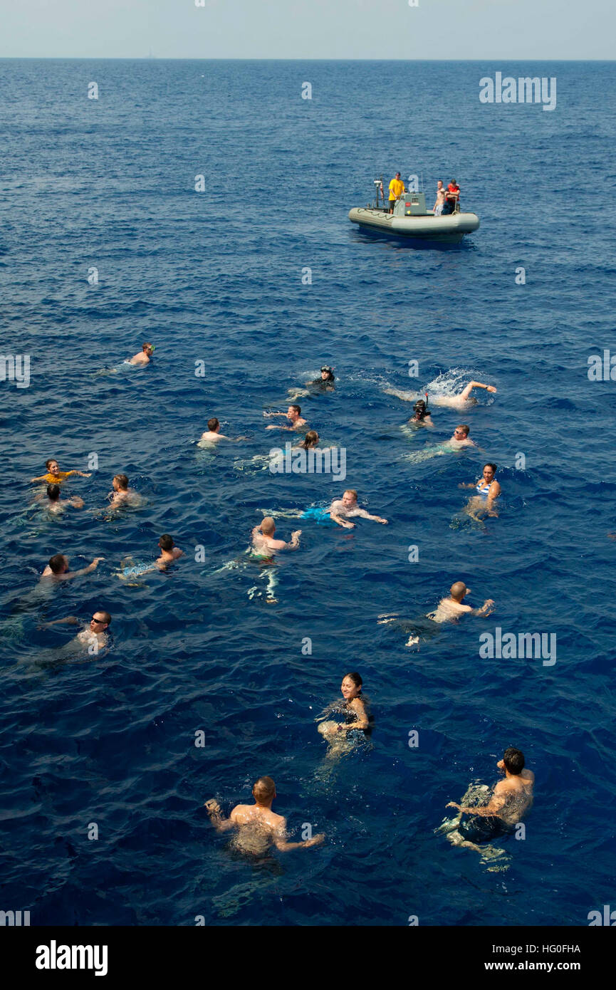 Sailors from the guided-missile destroyer USS Jason Dunham (DDG 109 ...
