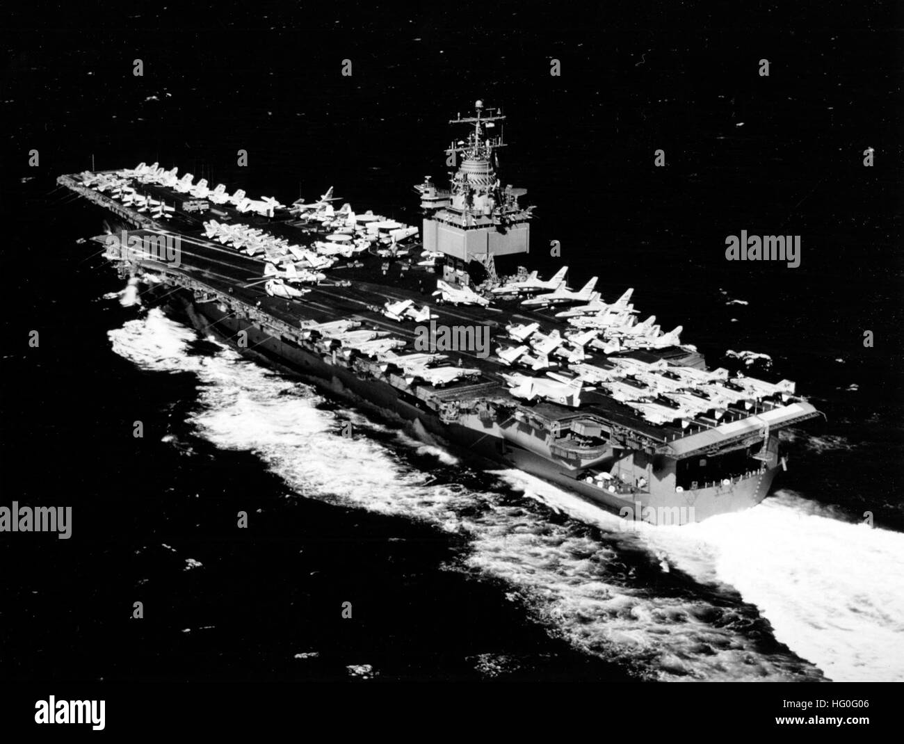 Uss enterprise cvan 65 hi-res stock photography and images - Alamy