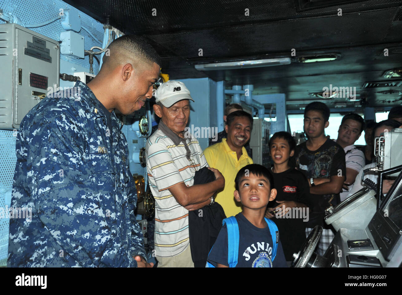 121026-N-SS906-029 MANILA BAY, Philippines (Oct. 26, 2012) Ensign ...