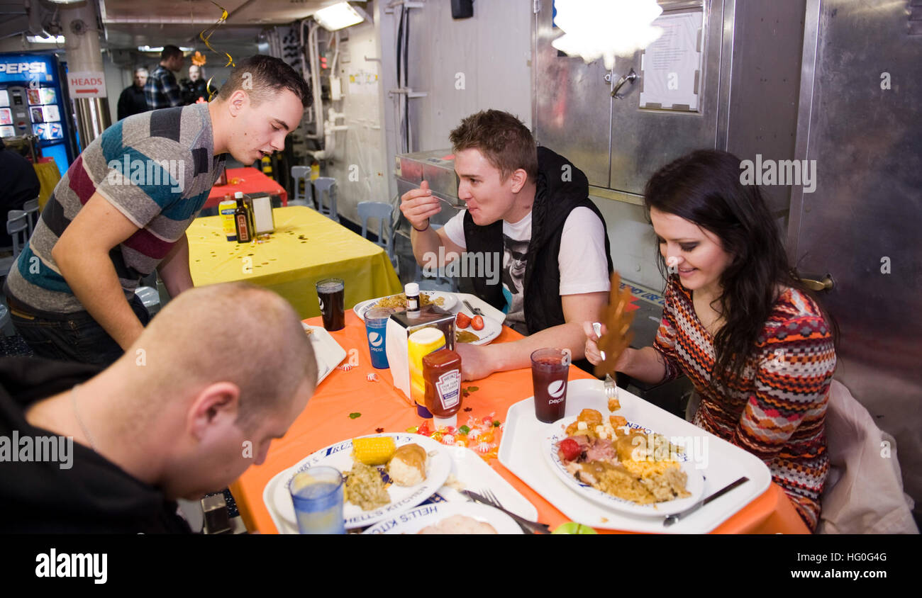 Sailors enjoy Thanksgiving Day meal aboard the USS Harry S. Truman ...