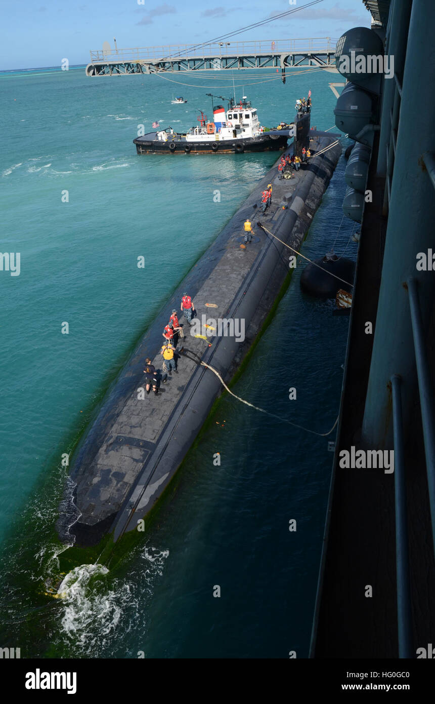 SAIPAN (Jan. 11, 2013) The Los Angeles-class attack submarine USS La ...
