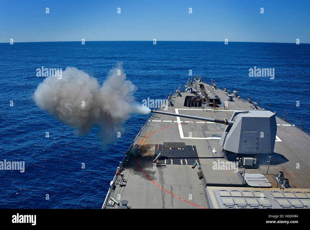 The Arleigh Burke-class guided-missile destroyer USS Pinckney (DDG 91 ...