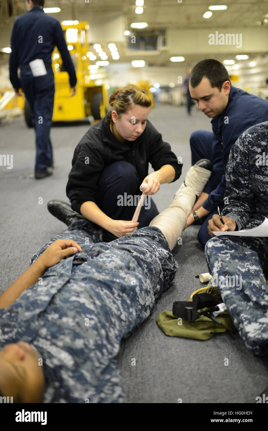 U s navy hospital corpsman daniel hi-res stock photography and images ...