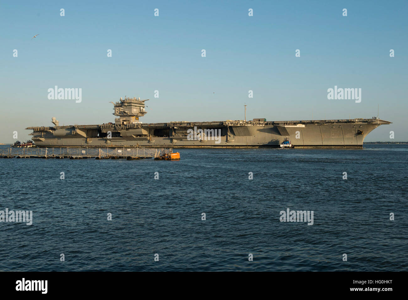 Cvn 80 hi-res stock photography and images - Alamy