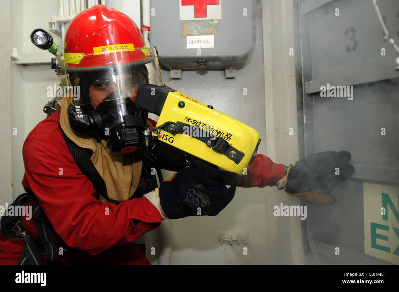 Damage control training team drill hi-res stock photography and images ...