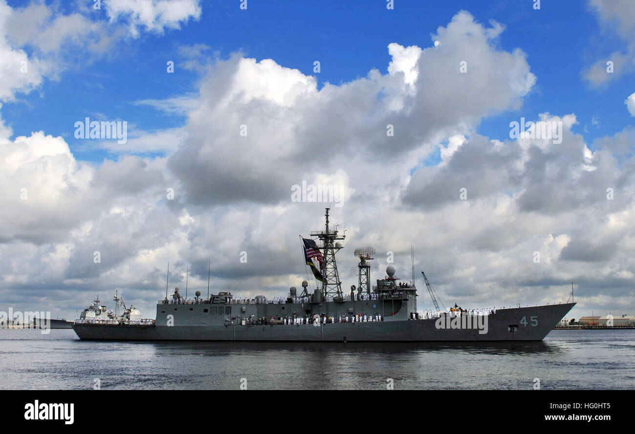 2013 the guided missile frigate hi-res stock photography and images - Alamy