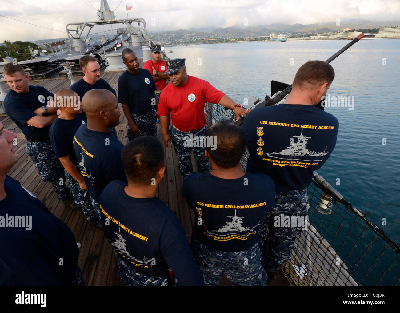Senior Chief Gunners Mate Jaye Bell provides instruction to chief petty ...