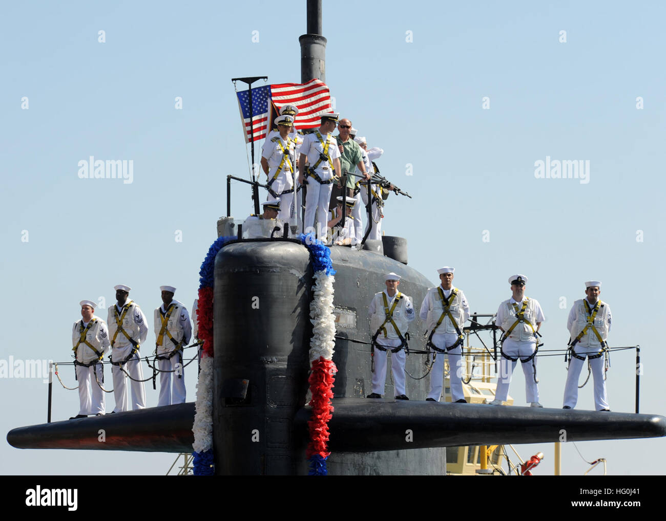 SAN DIEGO (Aug. 21, 2013) The Los Angeles-class attack submarine USS ...