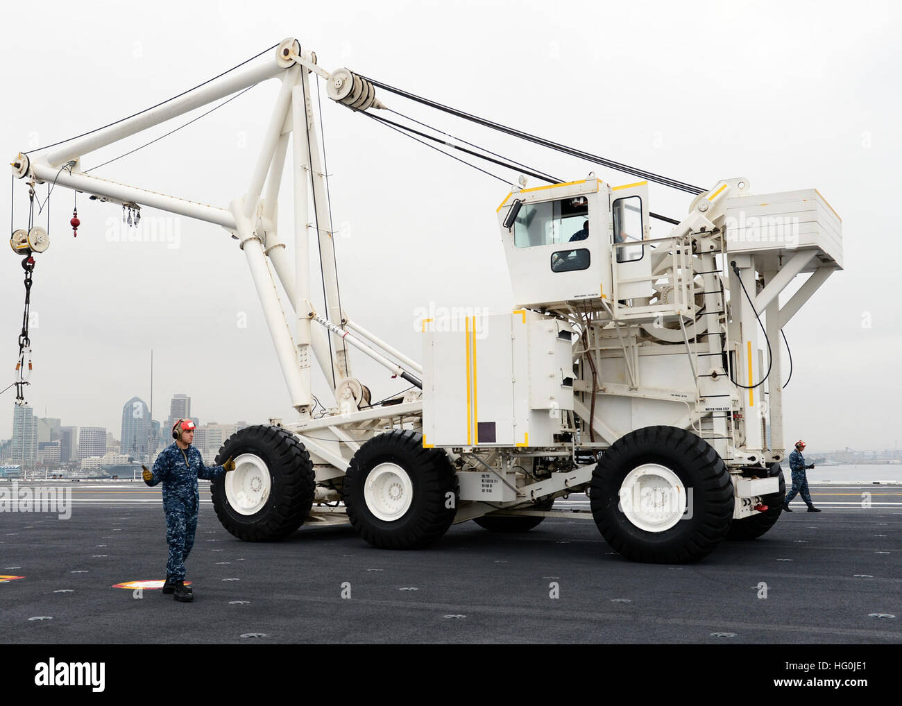 Aircraft carrier crash crane hi-res stock photography and images - Alamy