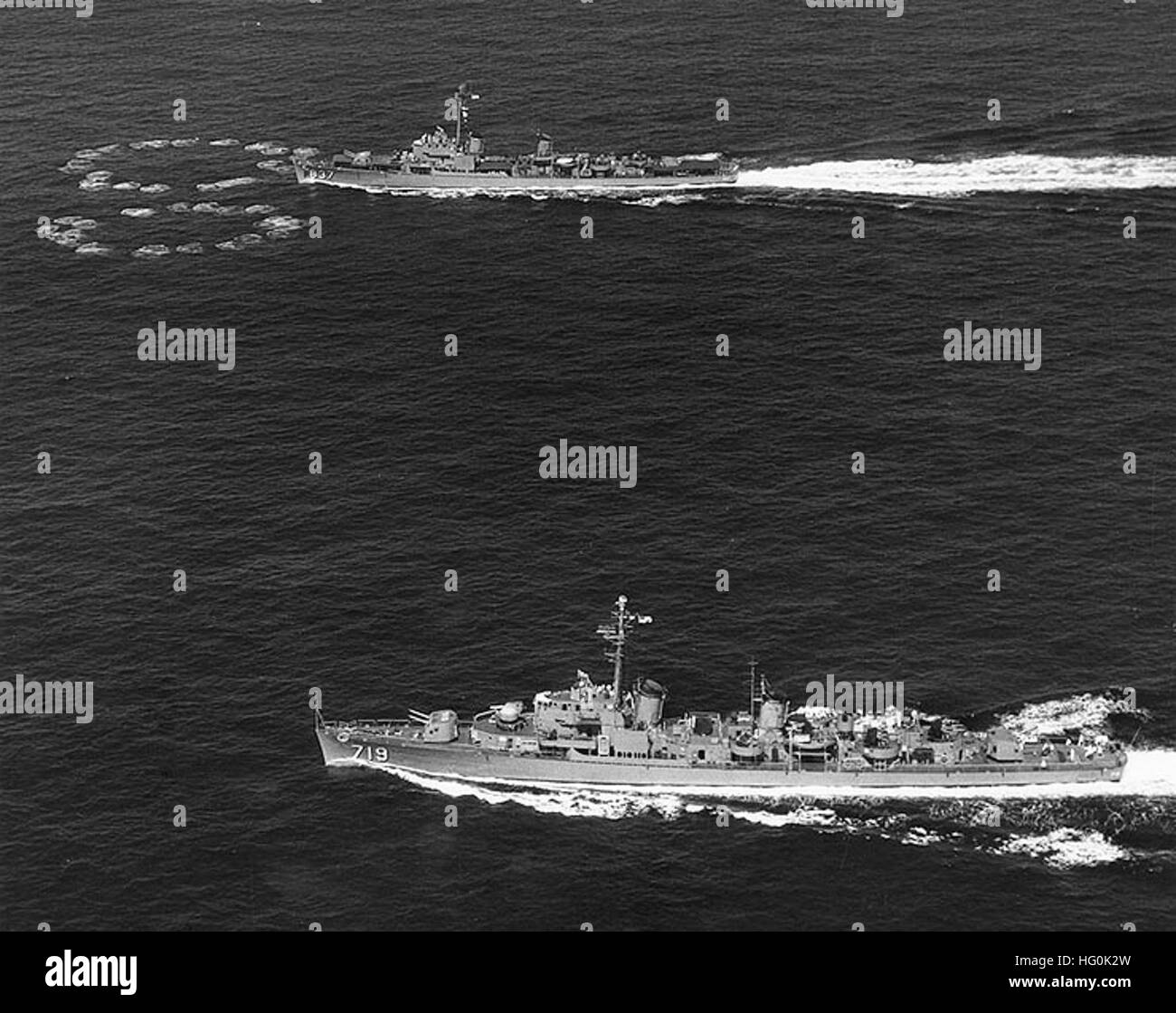 USS Epperson (DDE-719) and USS Sarsfield (DDE-837) during ASW exercise ...