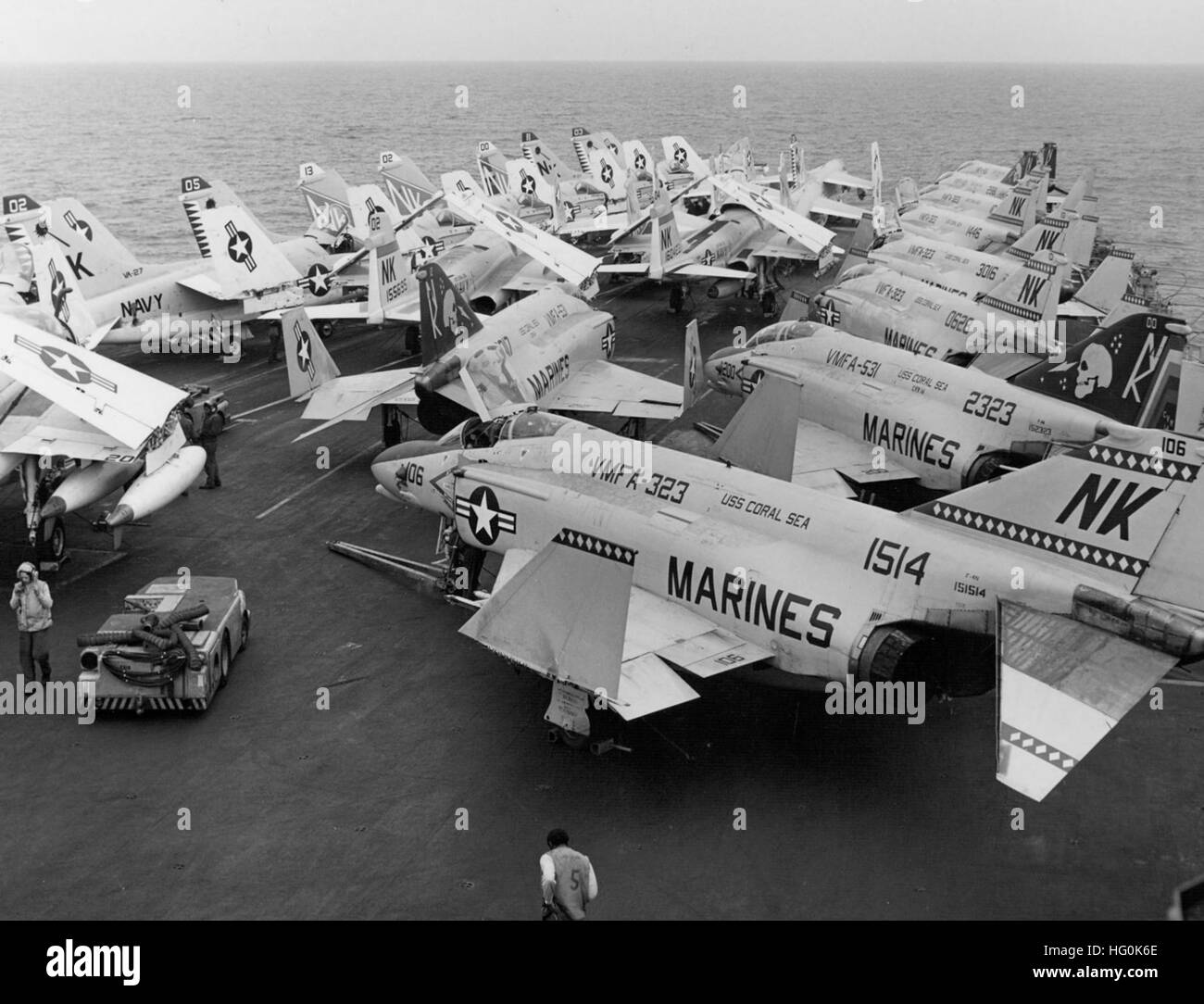 Uss coral sea cv 43 hi-res stock photography and images - Alamy