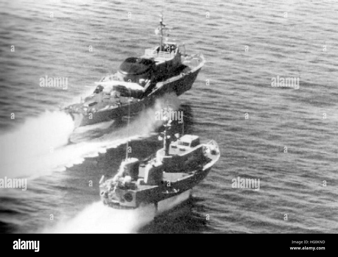 USS Plainview (AGEH-1) and USS High Point (PCH-1 Stock Photo - Alamy