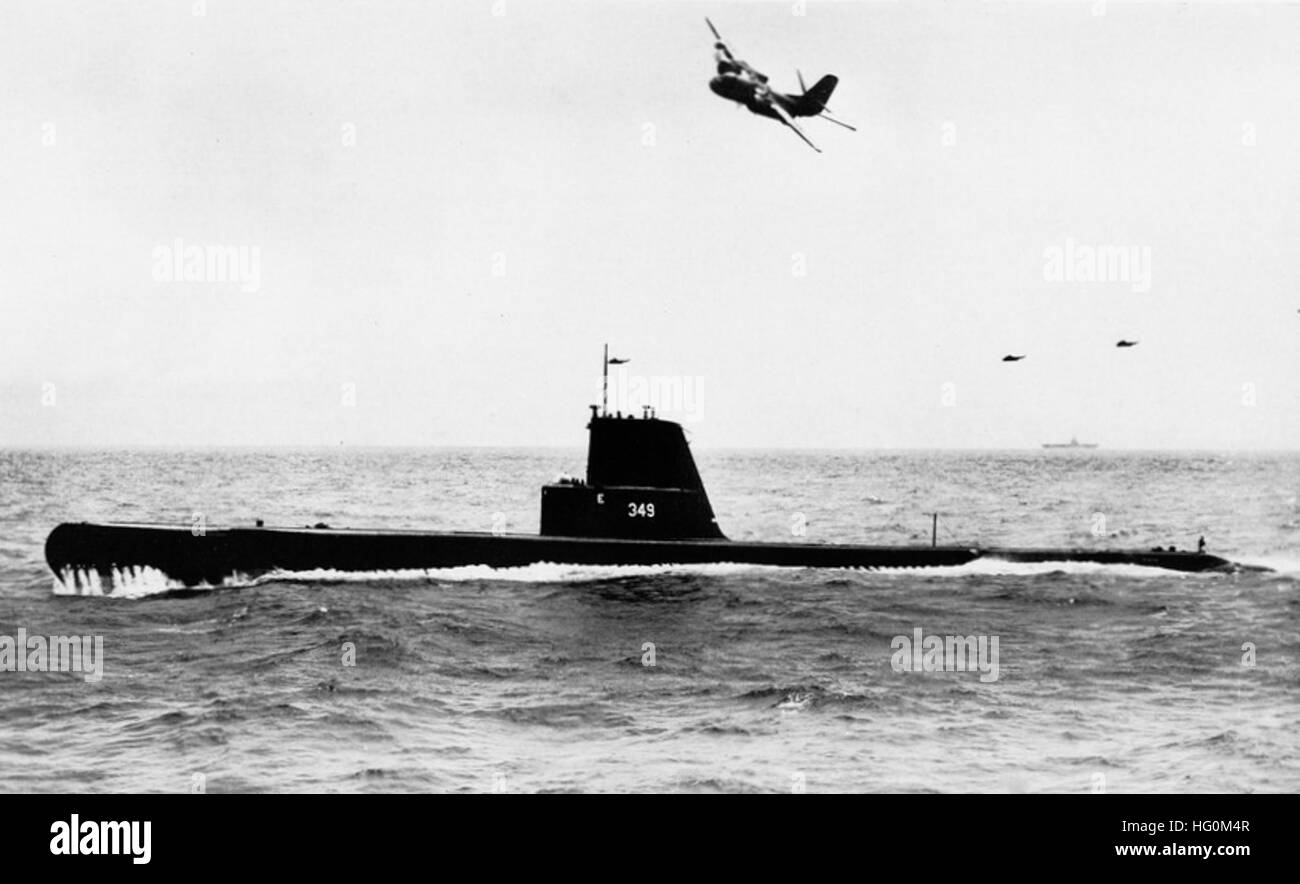 USS Diodon (SS-349) underway in 1962 Stock Photo - Alamy
