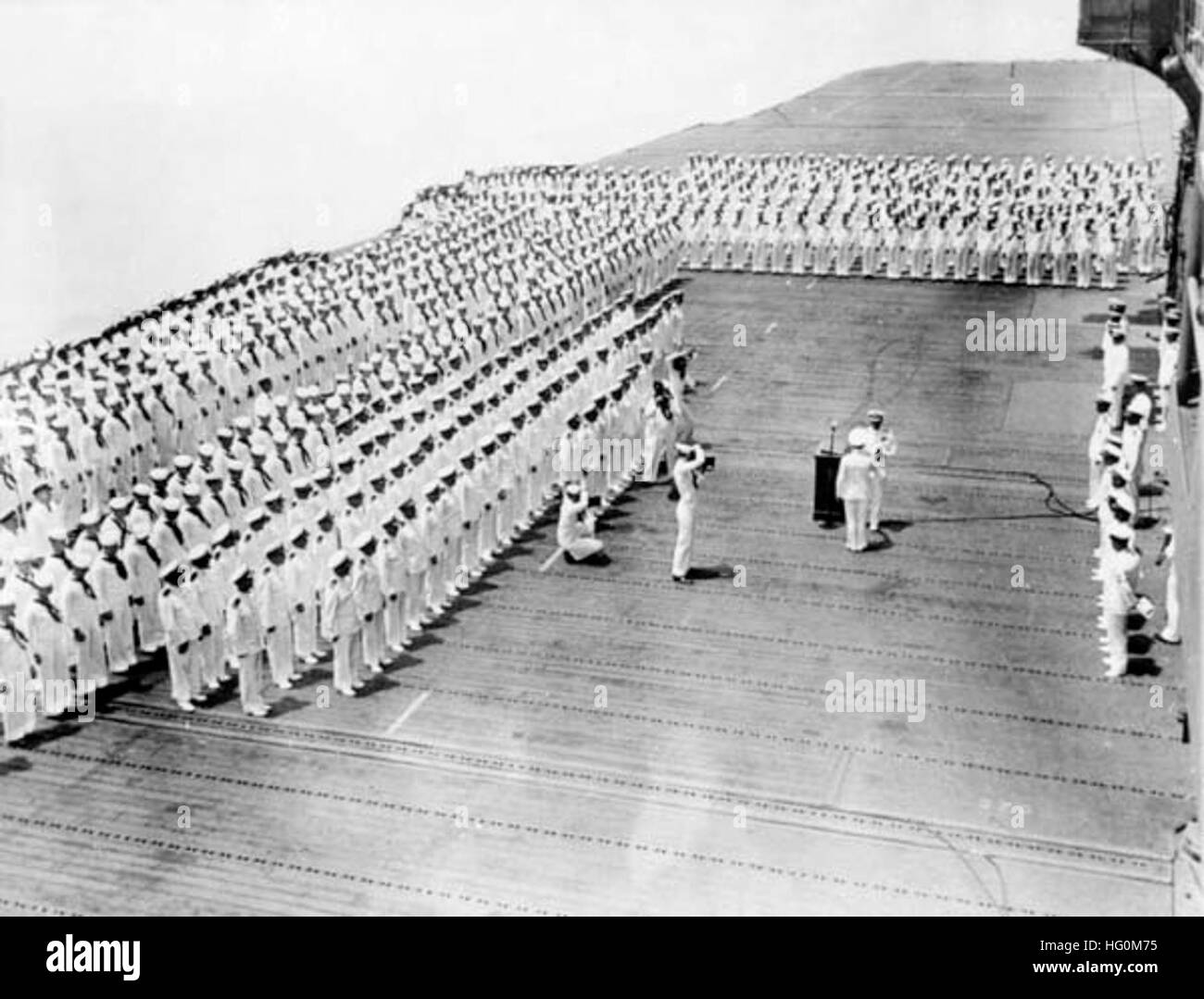 Uss enterprise 1943 hi-res stock photography and images - Alamy