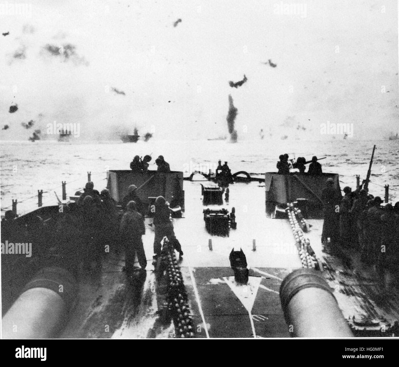 Uss gilbert islands hi-res stock photography and images - Alamy