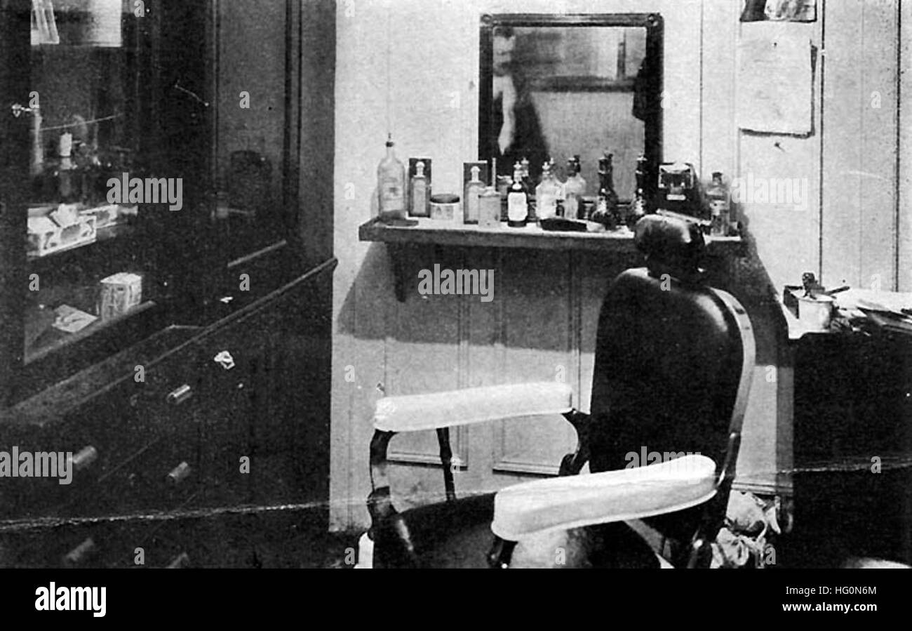 Ships barber shop hi-res stock photography and images - Alamy