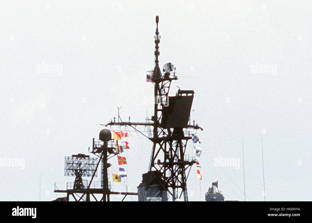 USS MacDonough (DDG-39) radar Stock Photo - Alamy