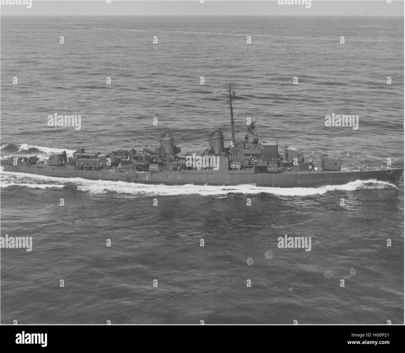 USS Allen M. Sumner (DD-692) in the Atlantic, 26 March 1944 Stock Photo ...