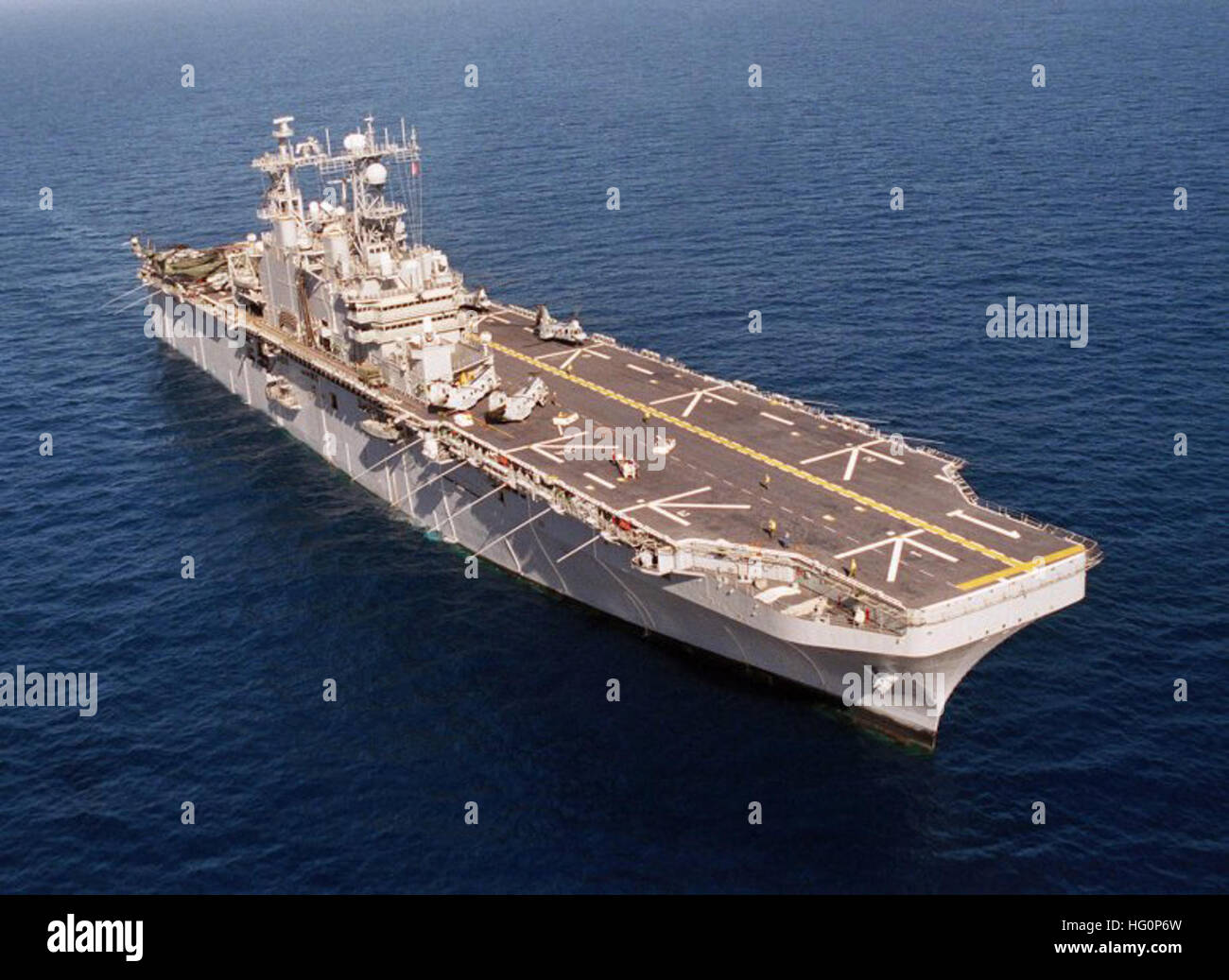 USS Tarawa (LHA-1 Stock Photo - Alamy